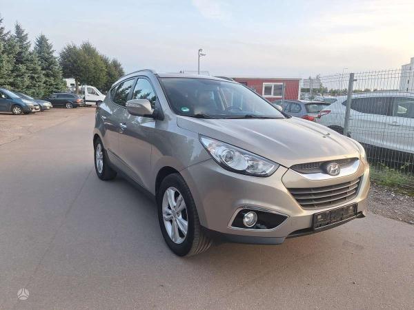 Brūns Hyundai ix35 2010 Utena, ar dzinēja tilpumu 2.00 L un nobraukumu 310 tūkst. km par 5200 €, foto 3 vietnē AUTOMOTO.COM.LV