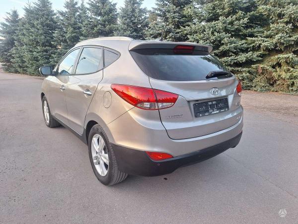 Brūns Hyundai ix35 2010 Utena, ar dzinēja tilpumu 2.00 L un nobraukumu 310 tūkst. km par 5200 €, foto 6 vietnē AUTOMOTO.COM.LV