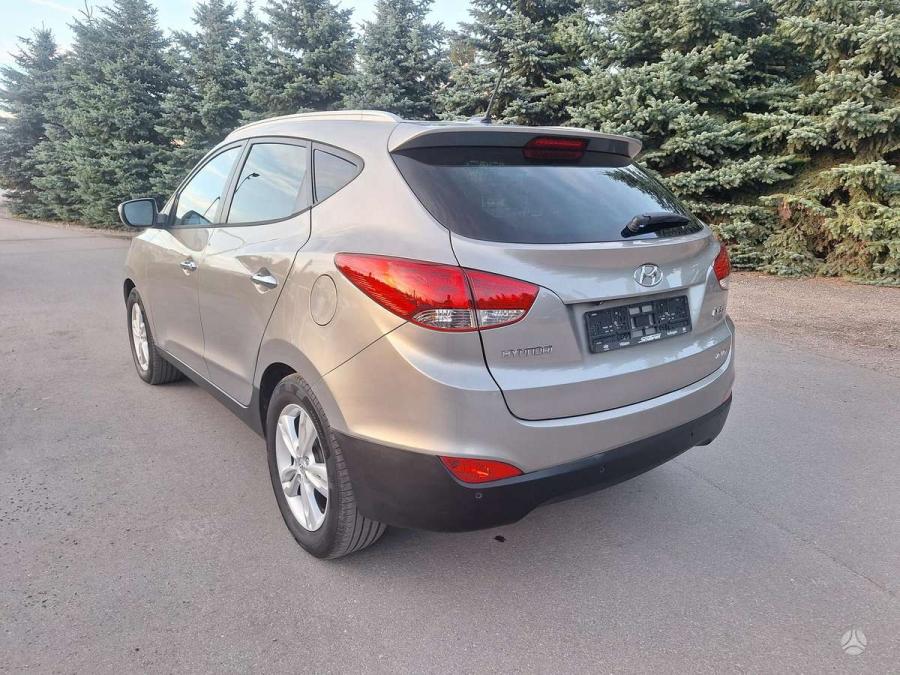 Brūns Hyundai ix35 2010 Utena, ar dzinēja tilpumu 2.00 L un nobraukumu 310 tūkst. km par 5200 €, foto 6 vietnē AUTOMOTO.COM.LV