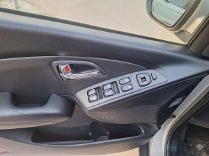 Brūns Hyundai ix35 2010 Utena, ar dzinēja tilpumu 2.00 L un nobraukumu 310 tūkst. km par 5200 €, foto 8 vietnē AUTOMOTO.COM.LV