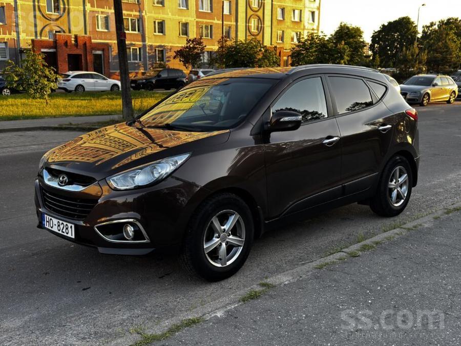 Brūns Hyundai ix35 2011 Rīga, ar dzinēja tilpumu 2.00 L un nobraukumu 180 tūkst. km par 7150 €, foto 4 vietnē AUTOMOTO.COM.LV