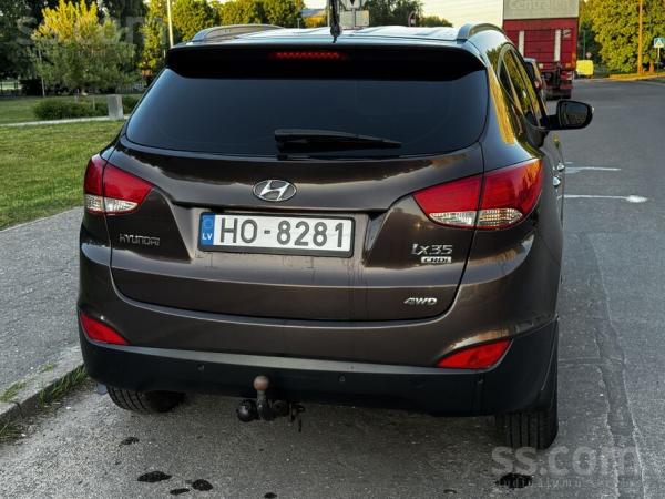 Brūns Hyundai ix35 2011 Rīga, ar dzinēja tilpumu 2.00 L un nobraukumu 180 tūkst. km par 7150 €, foto 8 vietnē AUTOMOTO.COM.LV