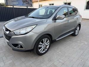 Brown Hyundai ix35 2011 in Taurage, with an engine capacity of 2.00 L and mileage of 248 thousand km for 5200 €, photo  on AUTOMOTO.COM.LV