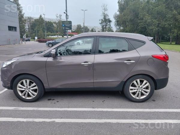 Brūns Hyundai ix35 2011 Rīga, ar dzinēja tilpumu 2.00 L un nobraukumu 155 tūkst. km par 5550 €, foto 4 vietnē AUTOMOTO.COM.LV