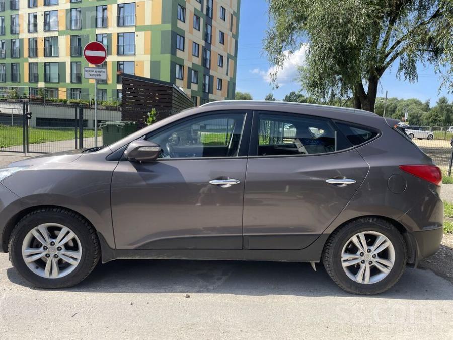 Brūns Hyundai ix35 2012 Rīga, ar dzinēja tilpumu 2.00 L un nobraukumu 24 tūkst. km par 5200 €, foto 3 vietnē AUTOMOTO.COM.LV