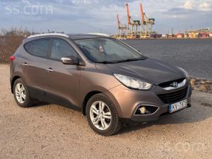 Brown Hyundai ix35 2012 in Riga, with an engine capacity of 2.00 L and mileage of 147 thousand km for 7250 €, photo 10 on AUTOMOTO.COM.LV