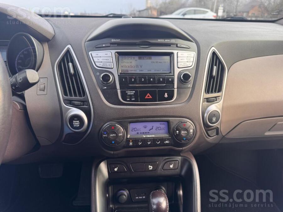 Brown Hyundai ix35 2012 in Riga, with an engine capacity of 2.00 L and mileage of 147 thousand km for 7250 €, photo 21 on AUTOMOTO.COM.LV