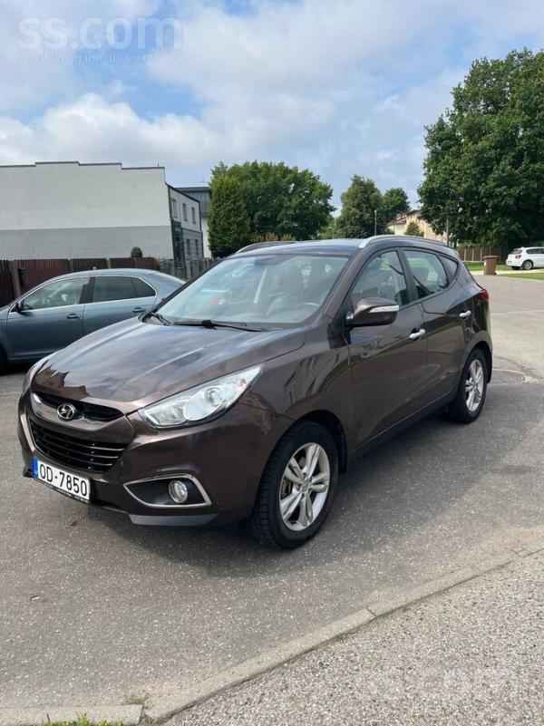 Brūns Hyundai ix35 2012 Rīga, ar dzinēja tilpumu 2.00 L un nobraukumu 230 tūkst. km par 5500 €, foto 3 vietnē AUTOMOTO.COM.LV