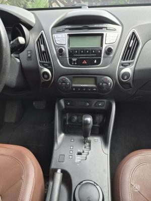 Brūns Hyundai ix35 2012 Marijampole, ar dzinēja tilpumu 2.00 L un nobraukumu 112 tūkst. km par 6200 €, foto 3 vietnē AUTOMOTO.COM.LV