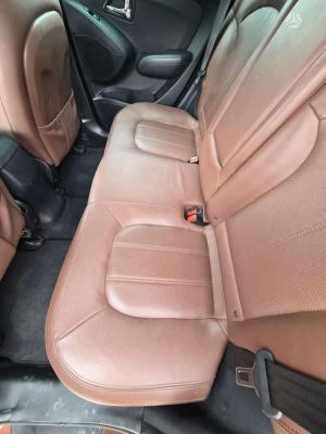 Brūns Hyundai ix35 2012 Marijampole, ar dzinēja tilpumu 2.00 L un nobraukumu 112 tūkst. km par 6200 €, foto 4 vietnē AUTOMOTO.COM.LV