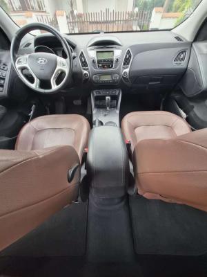 Brūns Hyundai ix35 2012 Marijampole, ar dzinēja tilpumu 2.00 L un nobraukumu 112 tūkst. km par 6200 €, foto 5 vietnē AUTOMOTO.COM.LV
