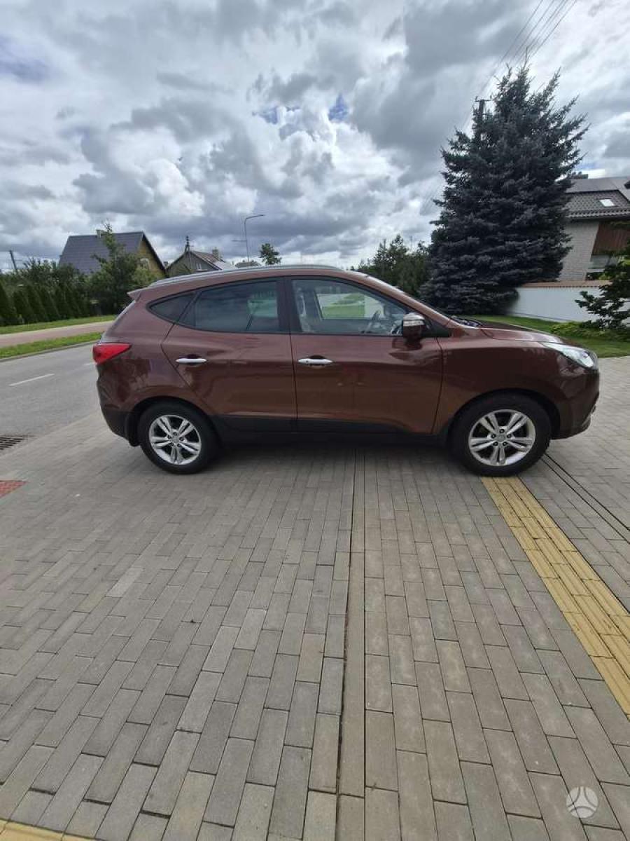 Brūns Hyundai ix35 2012 Marijampole, ar dzinēja tilpumu 2.00 L un nobraukumu 112 tūkst. km par 6200 €, foto 9 vietnē AUTOMOTO.COM.LV