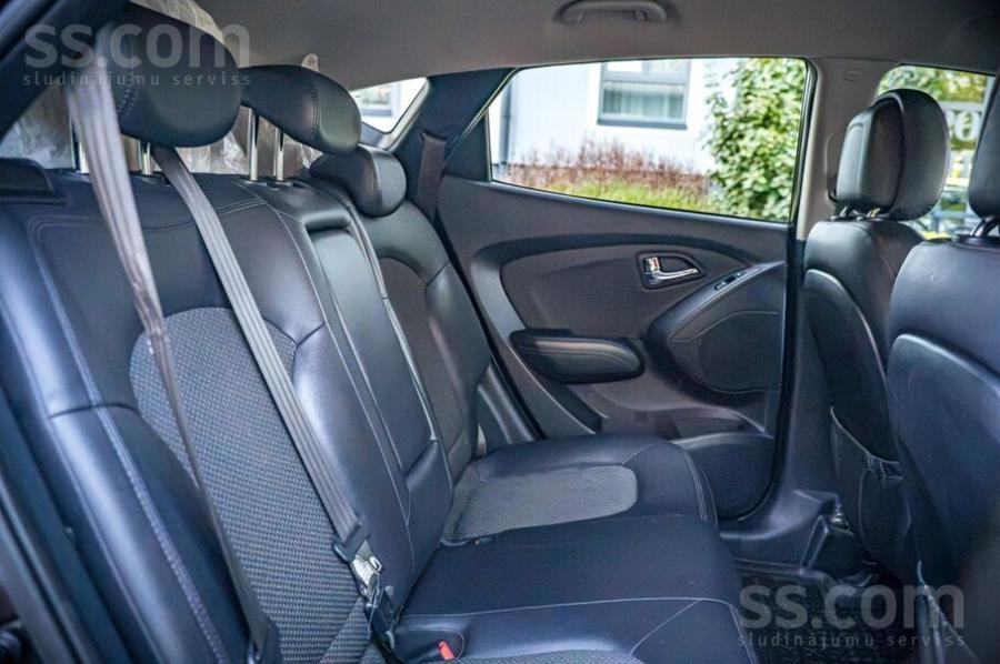 Brūns Hyundai ix35 2012 Rīga, ar dzinēja tilpumu 2.00 L un nobraukumu 139 tūkst. km par 7990 €, foto 13 vietnē AUTOMOTO.COM.LV