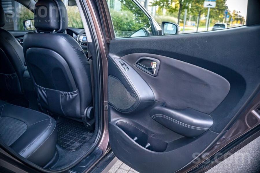 Brūns Hyundai ix35 2012 Rīga, ar dzinēja tilpumu 2.00 L un nobraukumu 139 tūkst. km par 7990 €, foto 14 vietnē AUTOMOTO.COM.LV