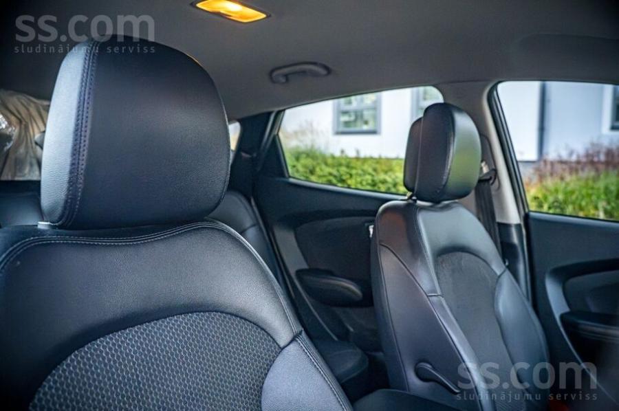 Brūns Hyundai ix35 2012 Rīga, ar dzinēja tilpumu 2.00 L un nobraukumu 139 tūkst. km par 7990 €, foto 16 vietnē AUTOMOTO.COM.LV