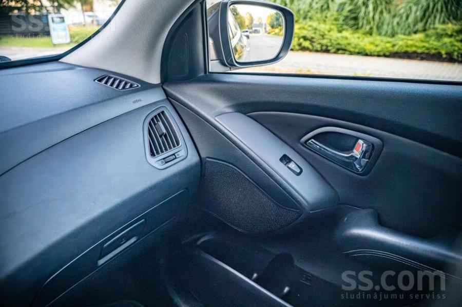 Brūns Hyundai ix35 2012 Rīga, ar dzinēja tilpumu 2.00 L un nobraukumu 139 tūkst. km par 7990 €, foto 23 vietnē AUTOMOTO.COM.LV