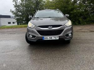Brown Hyundai ix35 2013 in Siauliai, with an engine capacity of 2.00 L and mileage of 283 thousand km for 5900 €, photo 9 on AUTOMOTO.COM.LV