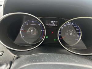 Brown Hyundai ix35 2013 in Siauliai, with an engine capacity of 2.00 L and mileage of 283 thousand km for 5900 €, photo 16 on AUTOMOTO.COM.LV