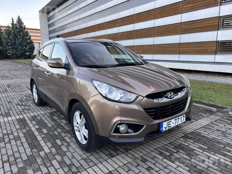Brūns Hyundai ix35 2013 Rīga, ar dzinēja tilpumu 2.00 L un nobraukumu 209 tūkst. km par 5990 €, foto 1 vietnē AUTOMOTO.COM.LV