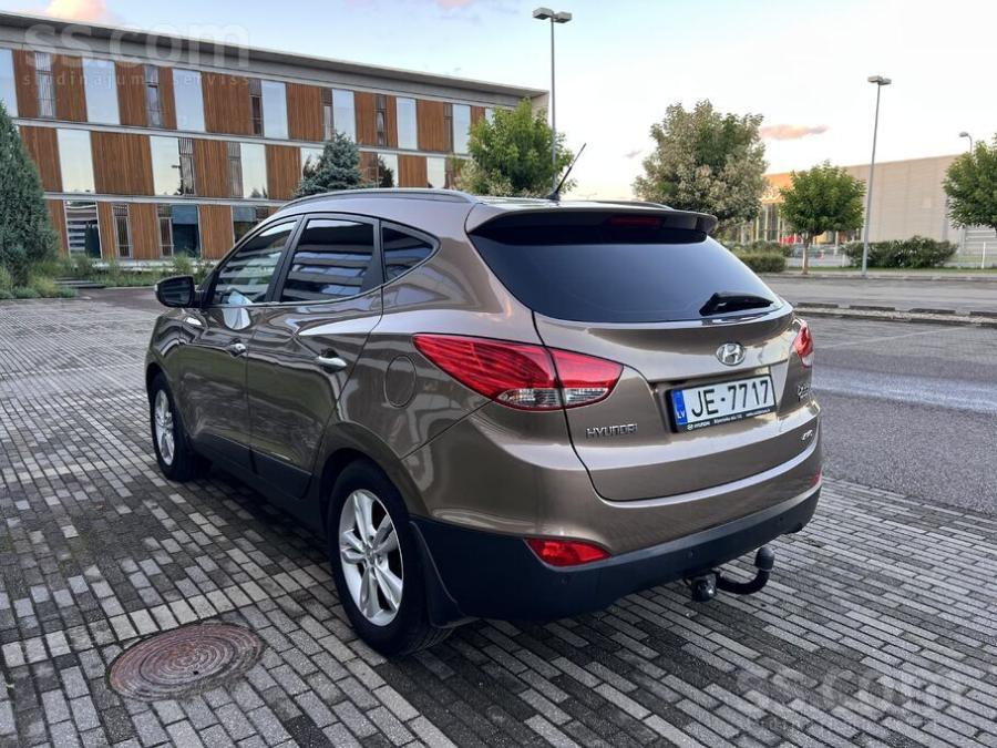 Brūns Hyundai ix35 2013 Rīga, ar dzinēja tilpumu 2.00 L un nobraukumu 209 tūkst. km par 5990 €, foto 3 vietnē AUTOMOTO.COM.LV