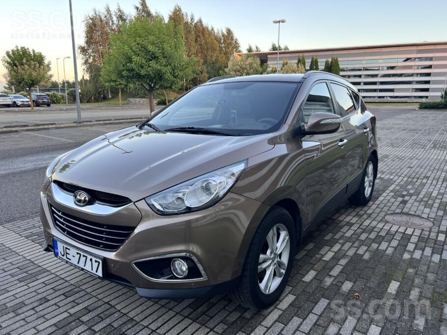 Brūns Hyundai ix35 2013 Rīga, ar dzinēja tilpumu 2.00 L un nobraukumu 209 tūkst. km par 5990 €, foto 4 vietnē AUTOMOTO.COM.LV