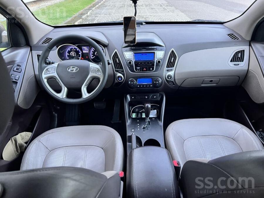 Brūns Hyundai ix35 2013 Rīga, ar dzinēja tilpumu 2.00 L un nobraukumu 209 tūkst. km par 5990 €, foto 8 vietnē AUTOMOTO.COM.LV