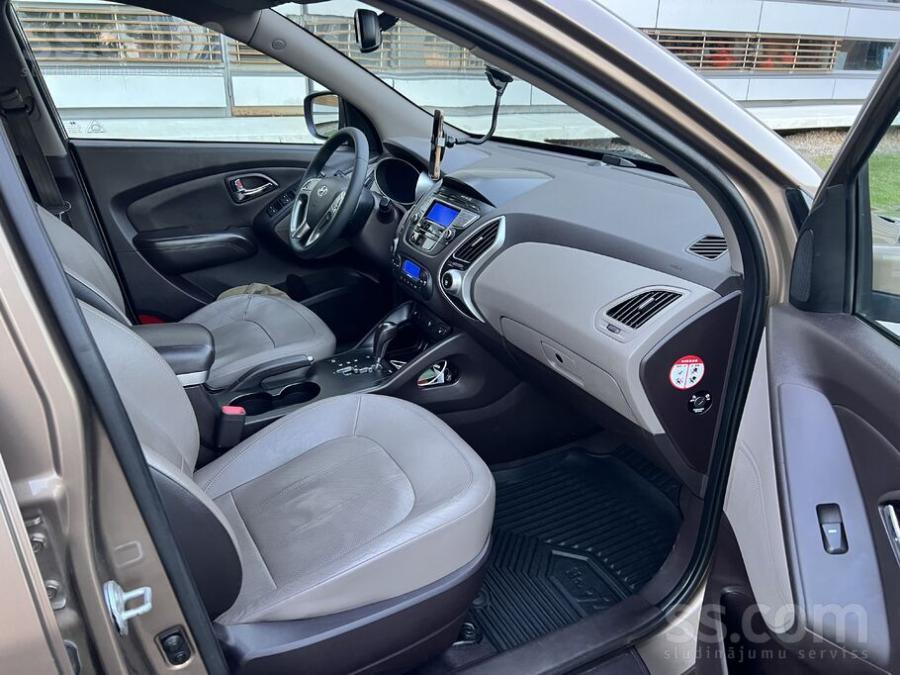 Brūns Hyundai ix35 2013 Rīga, ar dzinēja tilpumu 2.00 L un nobraukumu 209 tūkst. km par 5990 €, foto 9 vietnē AUTOMOTO.COM.LV