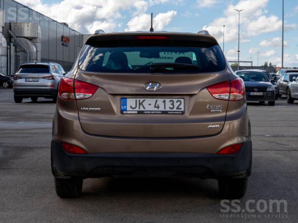 Brūns Hyundai ix35 2013 Rīga, ar dzinēja tilpumu 2.00 L un nobraukumu 158 tūkst. km par 6300 €, foto 7 vietnē AUTOMOTO.COM.LV