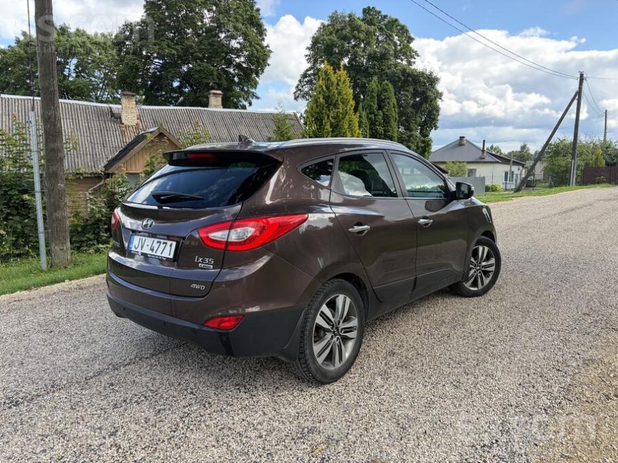 Brūns Hyundai ix35 2015 Rēzekne, ar dzinēja tilpumu 2.00 L un nobraukumu 283 tūkst. km par 7300 €, foto 6 vietnē AUTOMOTO.COM.LV