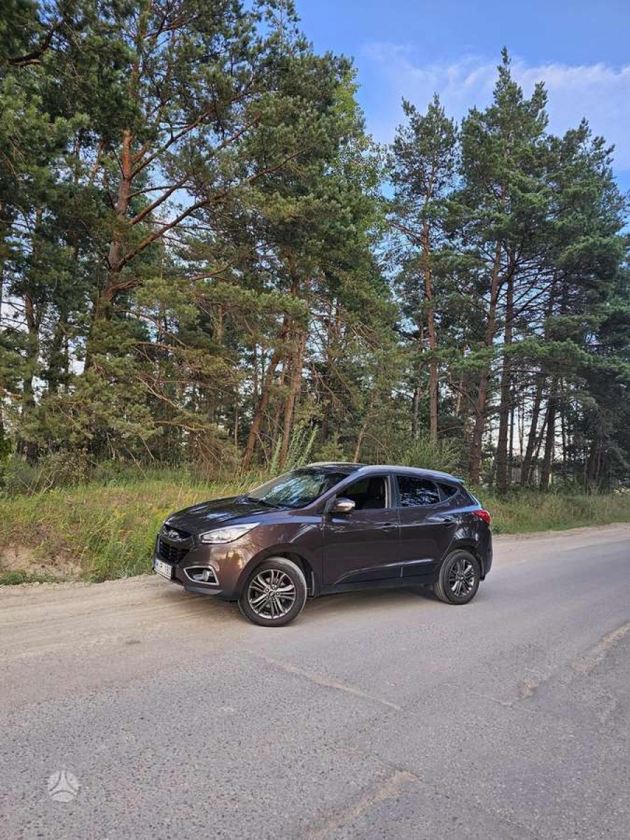 Brūns Hyundai ix35 2015 Viļņa, ar dzinēja tilpumu 2.00 L un nobraukumu 218 tūkst. km par 5999 €, foto 1 vietnē AUTOMOTO.COM.LV