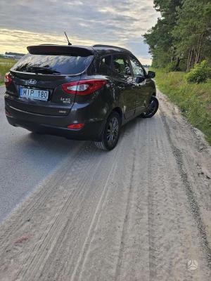 Brūns Hyundai ix35 2015 Viļņa, ar dzinēja tilpumu 2.00 L un nobraukumu 218 tūkst. km par 5999 €, foto 4 vietnē AUTOMOTO.COM.LV