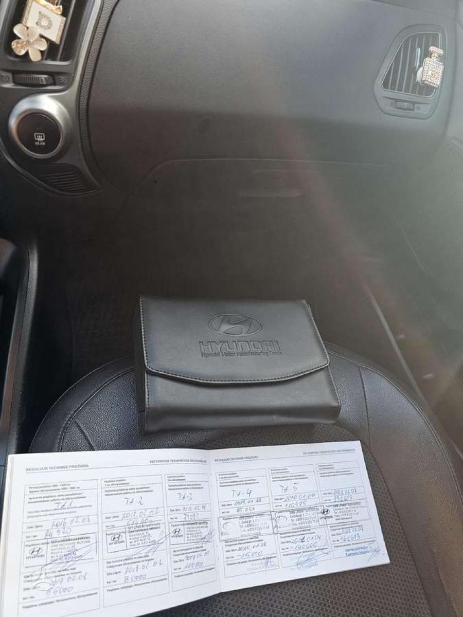 Brūns Hyundai ix35 2015 Viļņa, ar dzinēja tilpumu 2.00 L un nobraukumu 218 tūkst. km par 5999 €, foto 9 vietnē AUTOMOTO.COM.LV