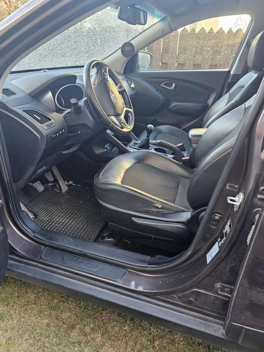 Brūns Hyundai ix35 2015 Viļņa, ar dzinēja tilpumu 2.00 L un nobraukumu 218 tūkst. km par 5999 €, foto 12 vietnē AUTOMOTO.COM.LV