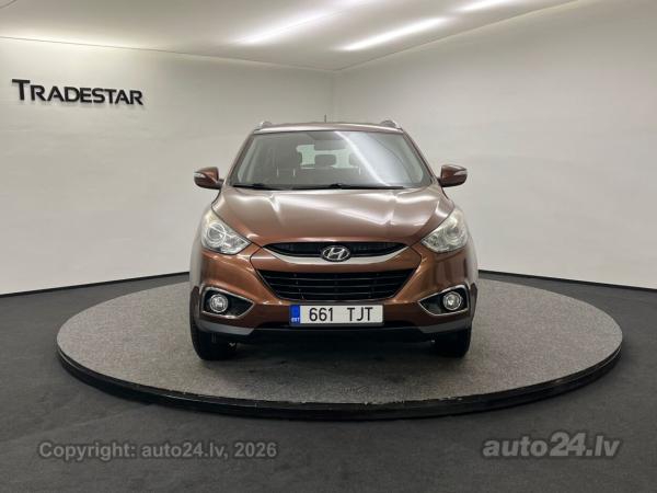 Brown Hyundai ix35 2012 in Parnu, with an engine capacity of 1.60 L and mileage of 302 thousand km for 4990 €, photo 2 on AUTOMOTO.COM.LV