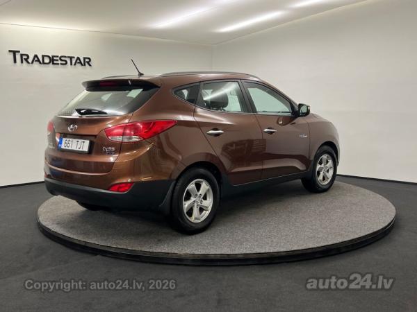 Brown Hyundai ix35 2012 in Parnu, with an engine capacity of 1.60 L and mileage of 302 thousand km for 4990 €, photo 5 on AUTOMOTO.COM.LV