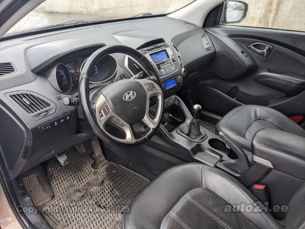 Brūns Hyundai ix35 2013 Tallina, ar dzinēja tilpumu 2.00 L un nobraukumu 250 tūkst. km par 4699 €, foto 11 vietnē AUTOMOTO.COM.LV