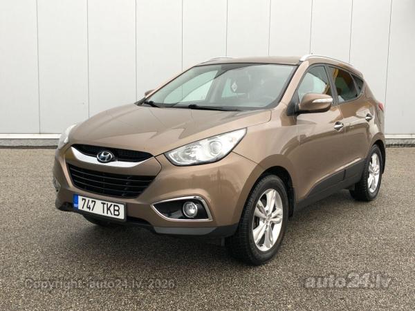 Brown Hyundai ix35 2013 in Tartu, with an engine capacity of 2.00 L and mileage of 149 thousand km for 9990 €, photo 1 on AUTOMOTO.COM.LV