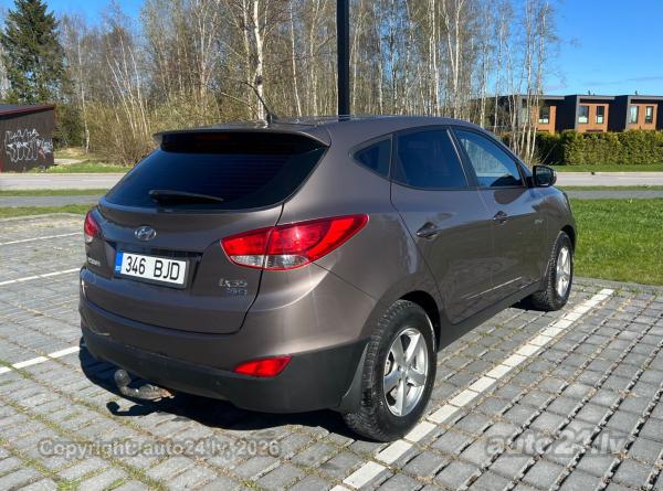 Brūns Hyundai ix35 2013 Tallina, ar dzinēja tilpumu 1.60 L un nobraukumu 154 tūkst. km par 6700 €, foto 3 vietnē AUTOMOTO.COM.LV