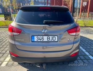 Brown Hyundai ix35 2013 in Tallinn, with an engine capacity of 1.60 L and mileage of 154 thousand km for 6700 €, photo 5 on AUTOMOTO.COM.LV