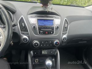 Brown Hyundai ix35 2013 in Tallinn, with an engine capacity of 1.60 L and mileage of 154 thousand km for 6700 €, photo 6 on AUTOMOTO.COM.LV