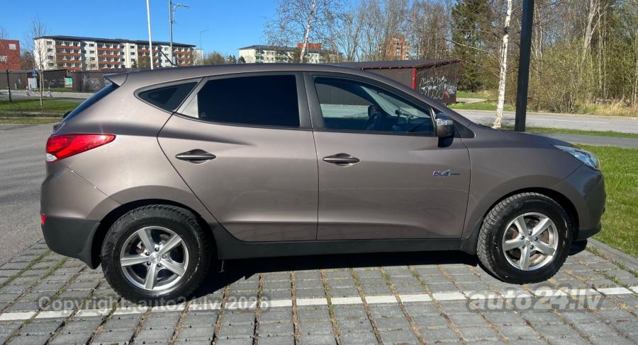 Brown Hyundai ix35 2013 in Tallinn, with an engine capacity of 1.60 L and mileage of 154 thousand km for 6700 €, photo 8 on AUTOMOTO.COM.LV