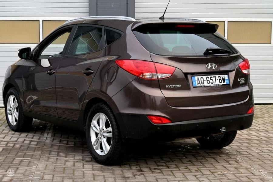 Brūns Hyundai ix35 2010 Kretinga, ar dzinēja tilpumu 2.00 L un nobraukumu 257 tūkst. km par 5299 €, foto 9 vietnē AUTOMOTO.COM.LV