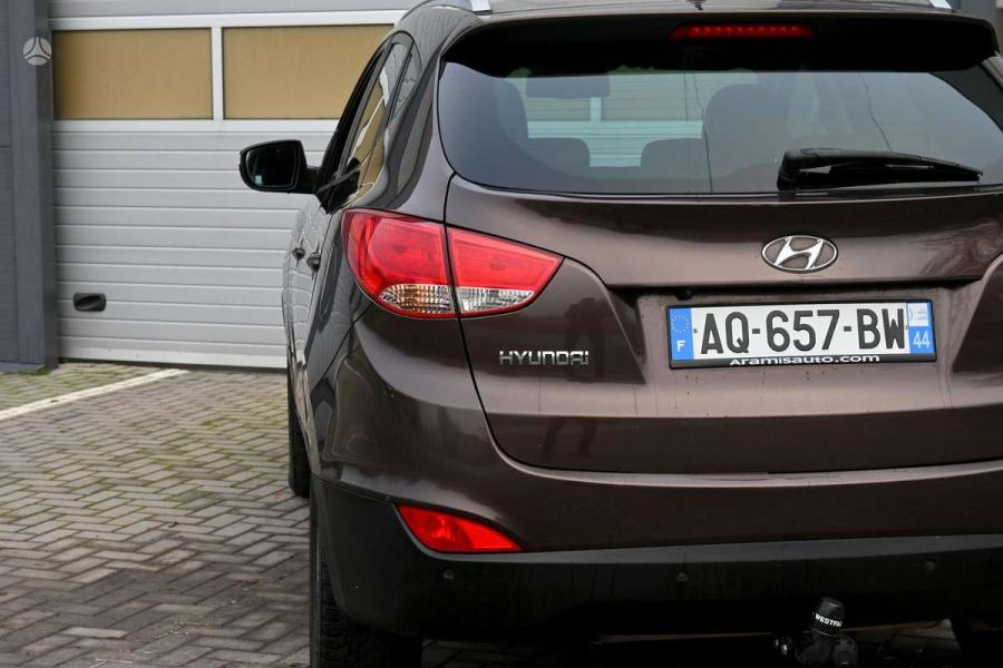 Brūns Hyundai ix35 2010 Kretinga, ar dzinēja tilpumu 2.00 L un nobraukumu 257 tūkst. km par 5299 €, foto 10 vietnē AUTOMOTO.COM.LV