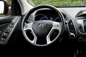 Brūns Hyundai ix35 2010 Kretinga, ar dzinēja tilpumu 2.00 L un nobraukumu 257 tūkst. km par 5299 €, foto 27 vietnē AUTOMOTO.COM.LV