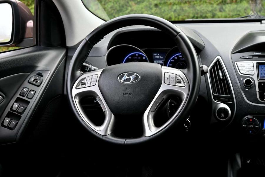 Brūns Hyundai ix35 2010 Kretinga, ar dzinēja tilpumu 2.00 L un nobraukumu 257 tūkst. km par 5299 €, foto 27 vietnē AUTOMOTO.COM.LV
