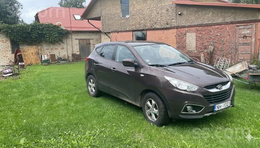 Brūns Hyundai ix35 2011 Jelgava, ar dzinēja tilpumu 1.90 L un nobraukumu 241 tūkst. km par 4750 €, foto 1 vietnē AUTOMOTO.COM.LV