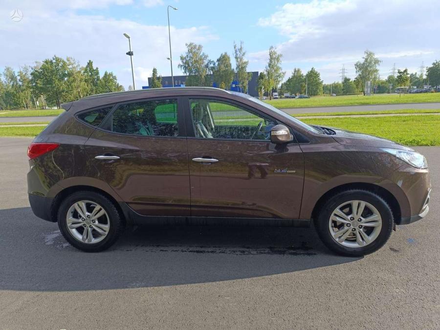 Brūns Hyundai ix35 2011 Kauņa, ar dzinēja tilpumu 1.60 L un nobraukumu 207 tūkst. km par 6600 €, foto 8 vietnē AUTOMOTO.COM.LV