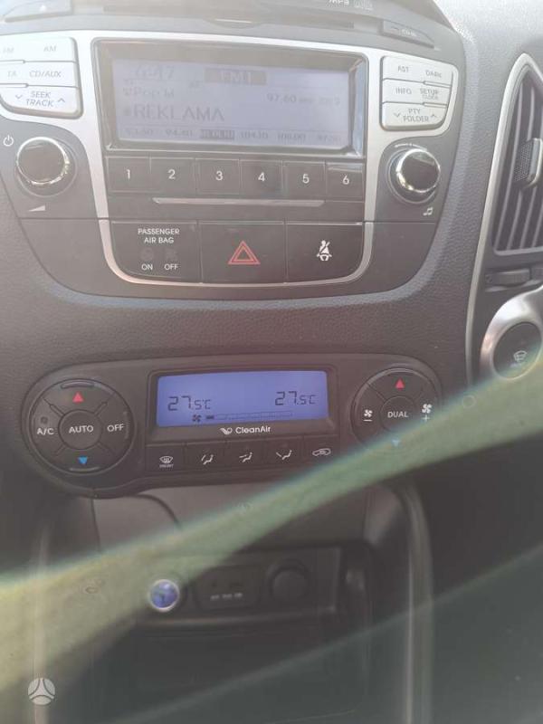 Brown Hyundai ix35 2011 in Kaunas, with an engine capacity of 1.60 L and mileage of 207 thousand km for 6600 €, photo 10 on AUTOMOTO.COM.LV