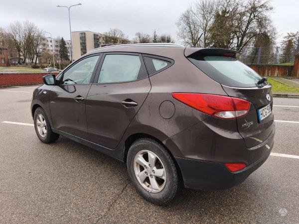 Hyundai ix35 2010 Telšiai, ar dzinēja tilpumu 2.00 L un nobraukumu 335 tūkst. km par 4200 €, foto 5 vietnē AUTOMOTO.COM.LV