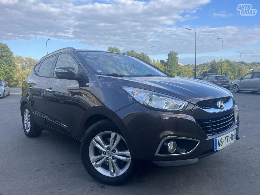 Hyundai ix35 2010 in Kaunas, with an engine capacity of 2.00 L and mileage of 275 thousand km for 6500 €, photo 1 on AUTOMOTO.COM.LV
